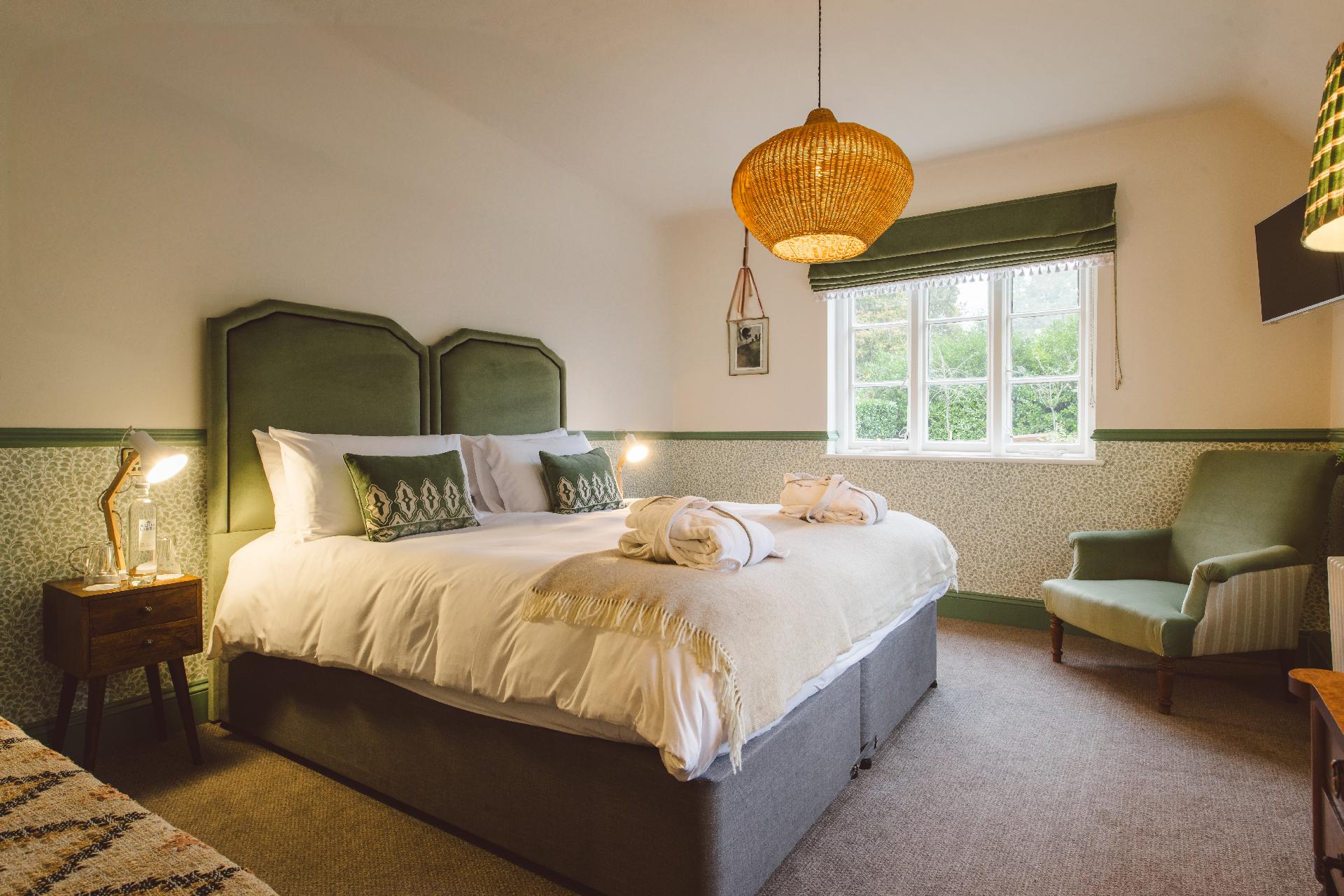 Bel & The Dragon, Churt