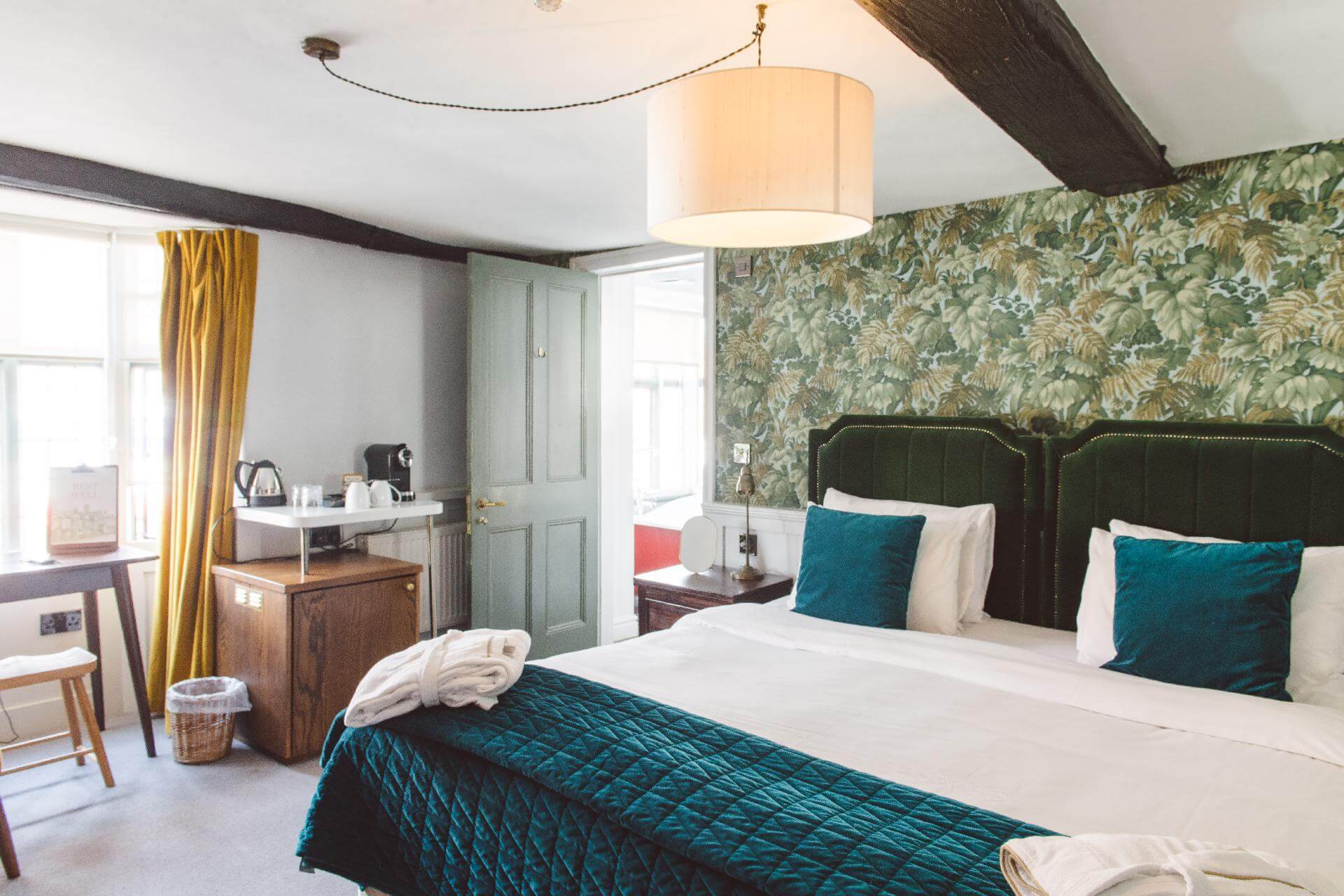 Stay | Bel & The Dragon, Wendover